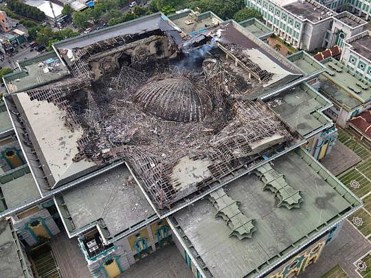 Video: Giant dome collapses in Indonesia mosque fire