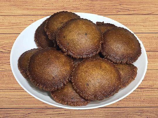 Video guide to Neyyappam or fried sweet butter fritters from Kerala
