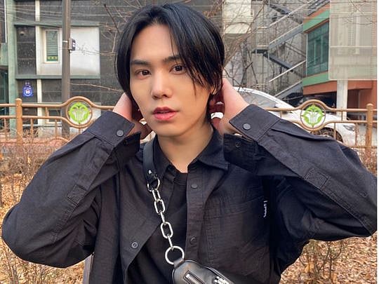 K-pop singer Rocky from Astro confirms his relationship with actress ...