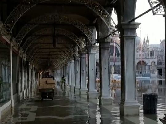 Italy: Water level rose 170 cm above normal levels in Venice