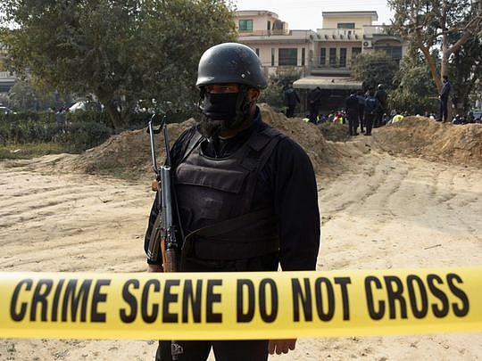 Pakistan troops search for attackers after 6 soldiers killed