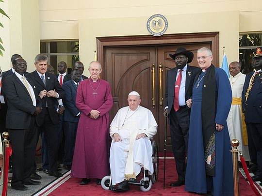 Pope Francis lands in South Sudan to urge peace as fighting kills 27