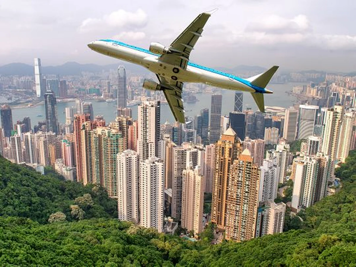 Hong Kong airport passenger volume surges 2,900% Hong Kong airport passenger volume surges 2,900%