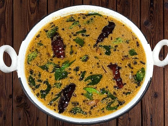 Video recipe for gluten free Kerala-style Muthira or horse gram curry