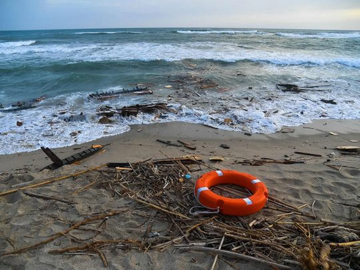 Eight dead after two boats capsize near San Diego Eight dead after two boats capsize near San Diego