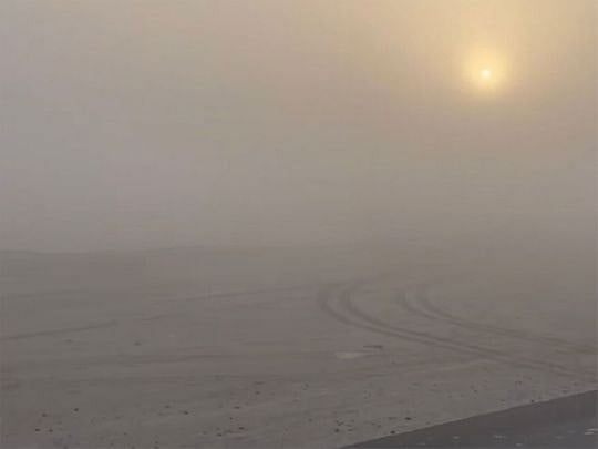 Weather alert in UAE: Foggy in Abu Dhabi, Al Ain, light rain expected ...