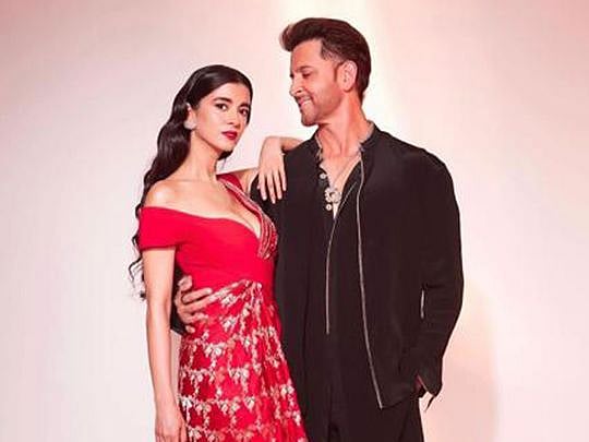 Bollywood: Hrithik Roshan shares photos with girlfriend Saba Azad