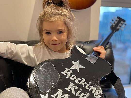 Viral: 7-year-old boy plays Guns N' Roses' Sweet Child O' Mine ...