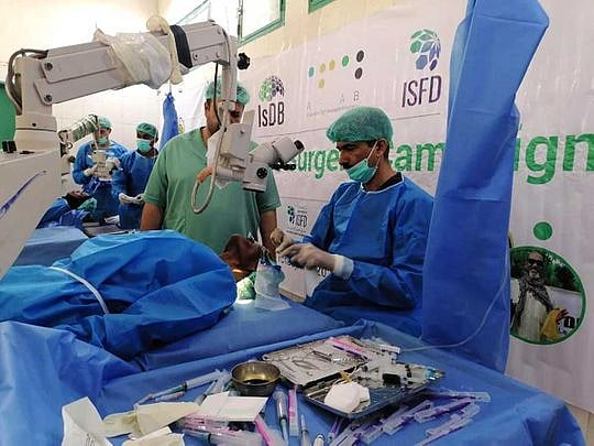 Pakistani doctors perform 400 free eye surgeries in Chad