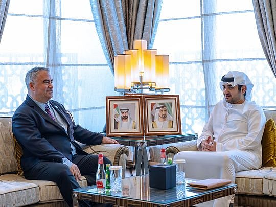 UAE: Sheikh Maktoum bin Mohammed meets CEO of Moorfields Eye Hospital