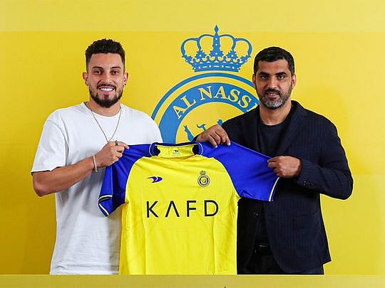 Look: Alex Telles leaves Man United to join Cristiano Ronaldo at Saudi ...