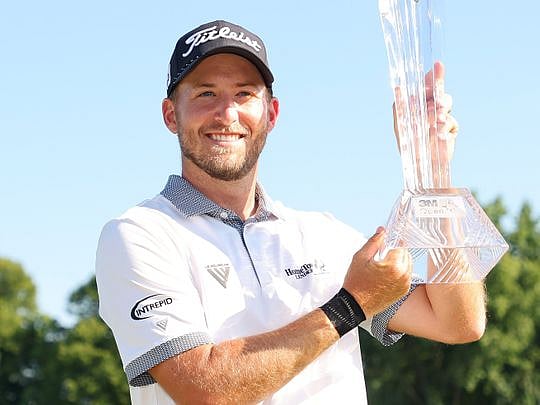 Lee Hodges gets 1st PGA tour victory with a wire-to-wire win at the 3M Open