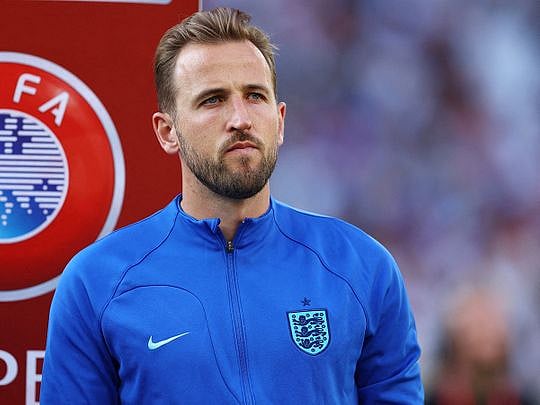 Bayern Munich sign England captain Harry Kane on four-year contract