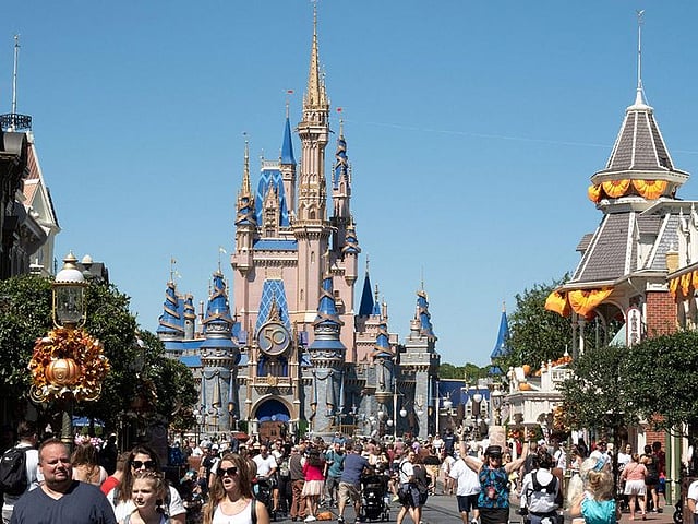 Disney worker injured after stopping 180-Kg boulder to save audience