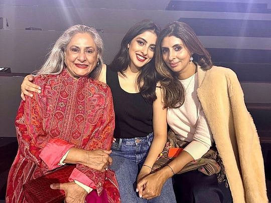 Look: Bollywood legend Amitabh Bachchan's granddaughter Navya Nanda ...