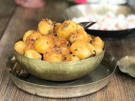 Niramish Aloor Dum or Bengali Dum Aloo recipe