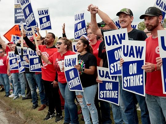 Automakers raise wage offers to 23%, UAW now demands more