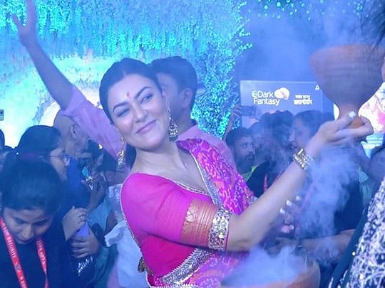 See: Sushmita Sen, Rani Mukerjee, Kajol ... Bollywood celebrates Durga ...