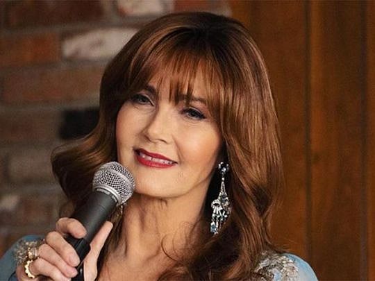 Singer Lynda Carter shares how husband's death inspired new song, ‘Rise Up’