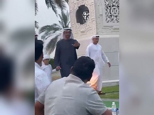 Watch: UAE President participates in mass iftar at Sheikh Zayed Grand ...