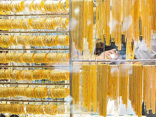 Gold prices hit record high, tops $2,500 for first time on Fed rate outlook