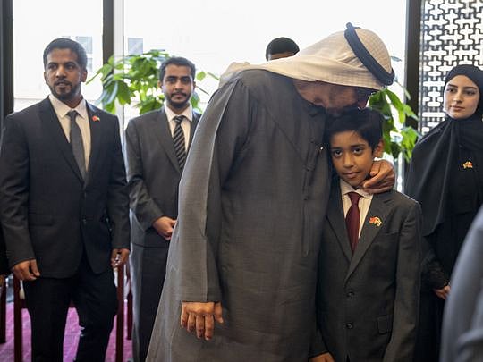 UAE President meets with Emirati students studying in China