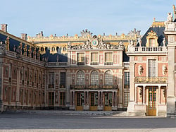 Versailles Palace briefly evacuated due to fire