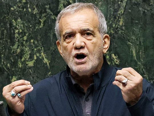 Iran lawmakers approve new president's cabinet
