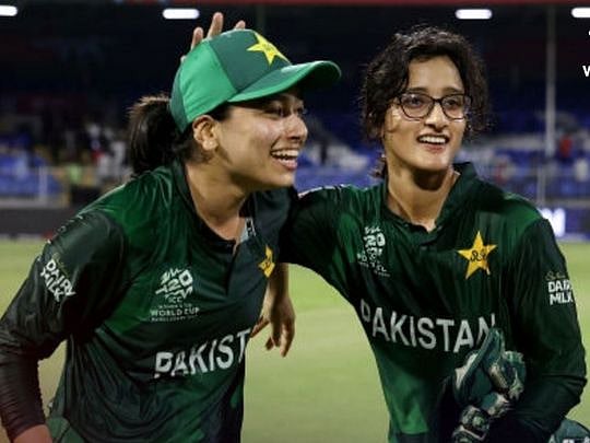 Pakistan women’s team captain Fatima Sana leaves Dubai to attend father’s funeral