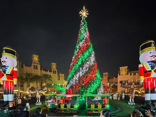 Video: UAE residents embrace festive cheer with Christmas lights, décor ...