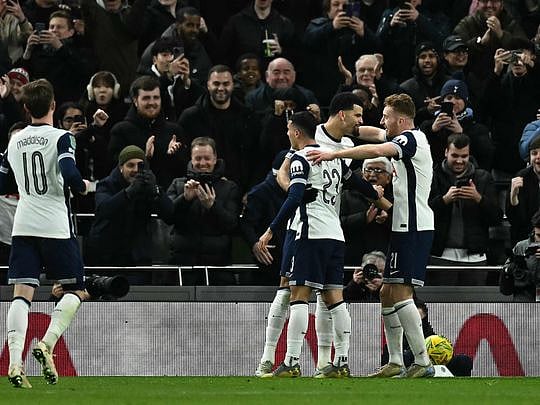 Spurs survive Man Utd comeback to reach League Cup semi-finals