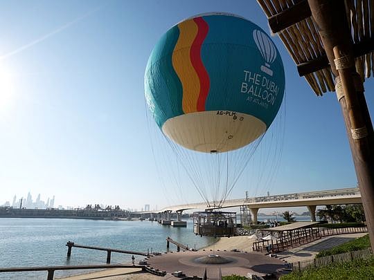 Video: Board with Santa on The Dubai Balloon at the Atlantis