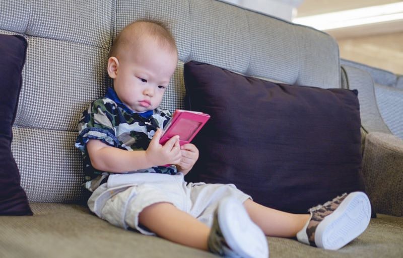 Study Links Increased Toddler Screen Time to Atypical Sensory Processing
