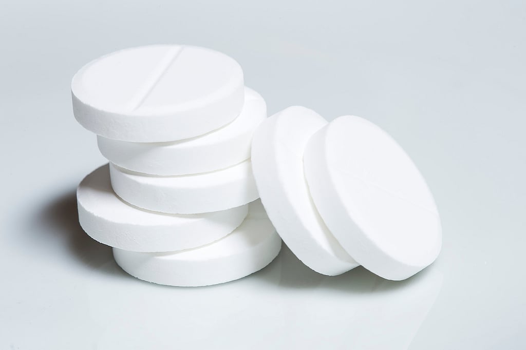 Daily Aspirin Cuts Colon Cancer Recurrence by Half, Study Finds