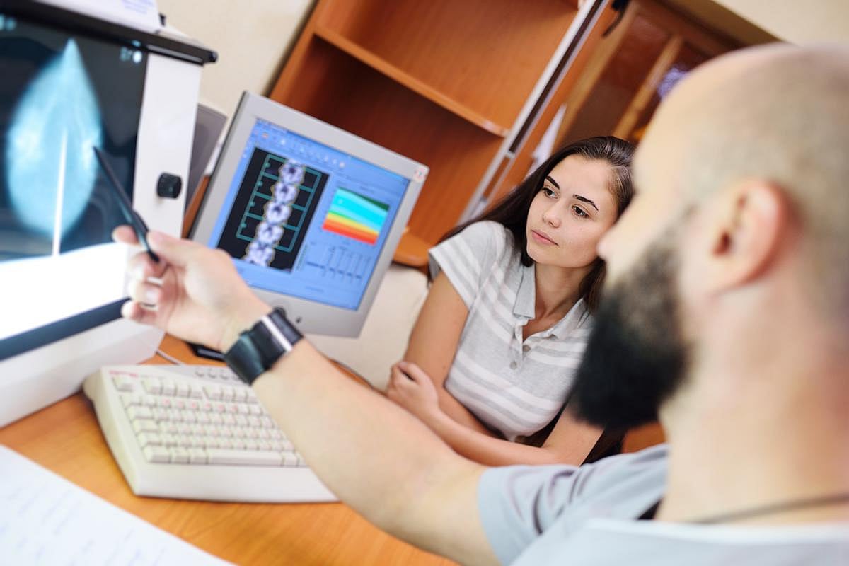 AI Strategy Including Uncertainty Can Reduce Radiologist Workload