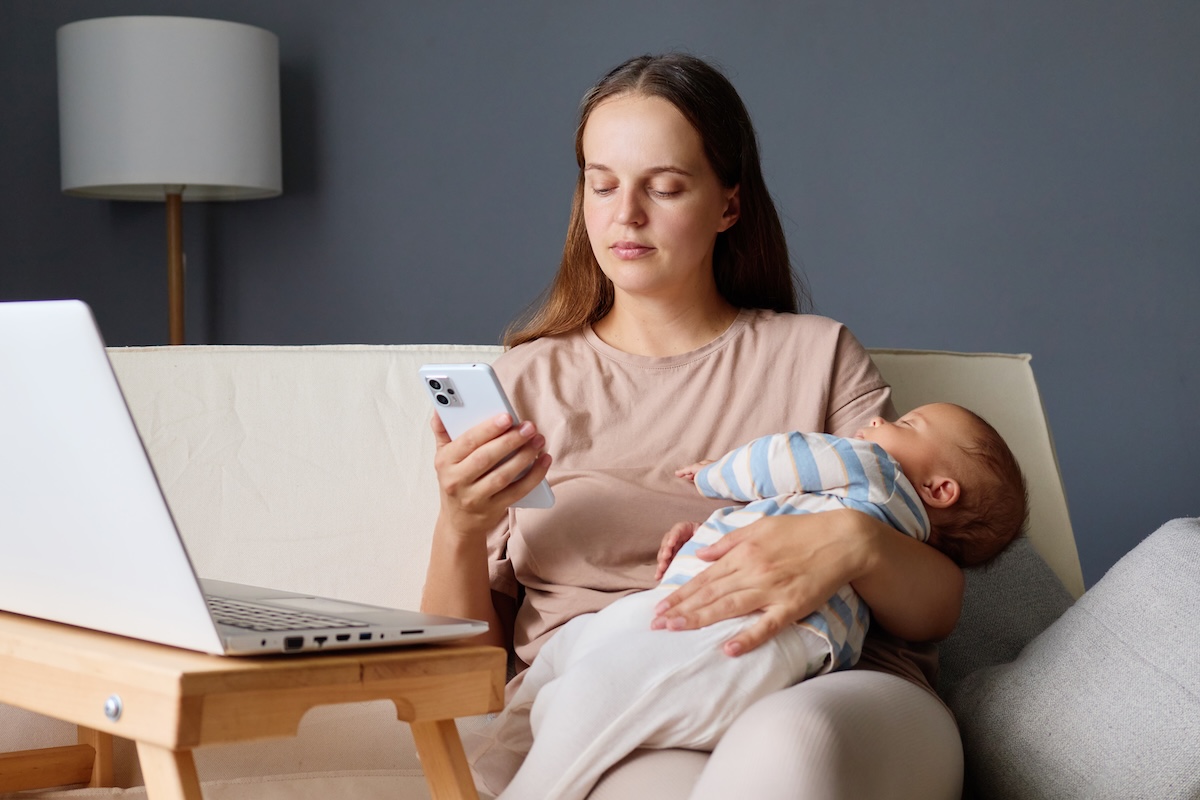 The Secret to Surviving “Perfect Mom” Posts on Social Media
