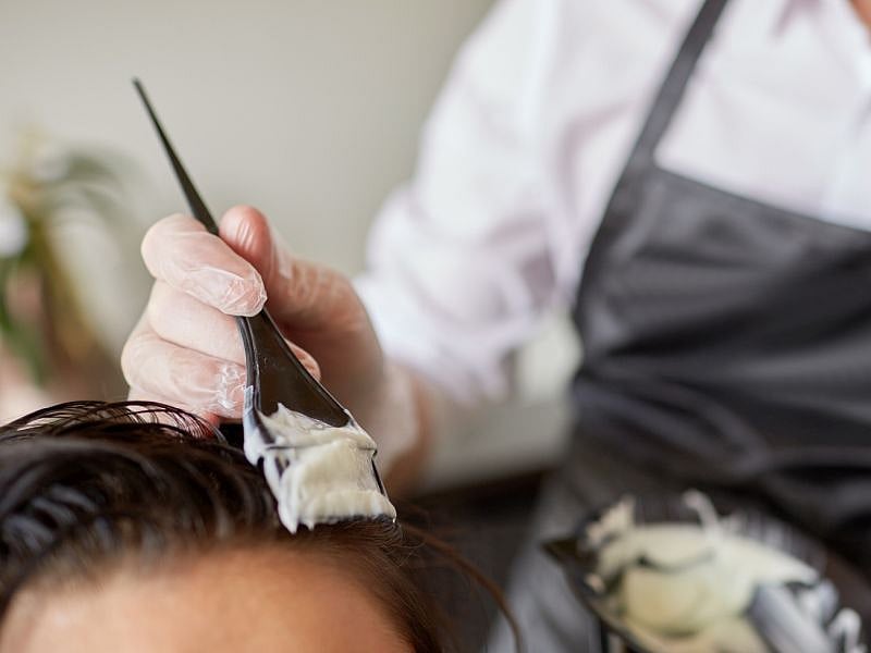 El plomo en los tintes para el pelo debe desaparecer, según la FDA