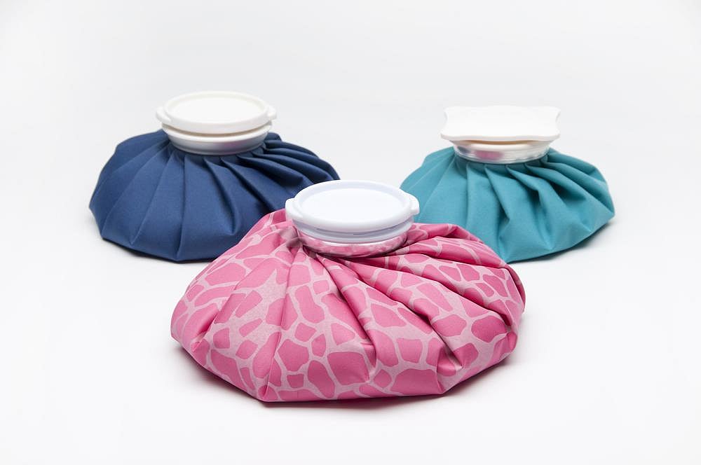 How to Correctly Use Cold & Heat Packs, According to a Doctor