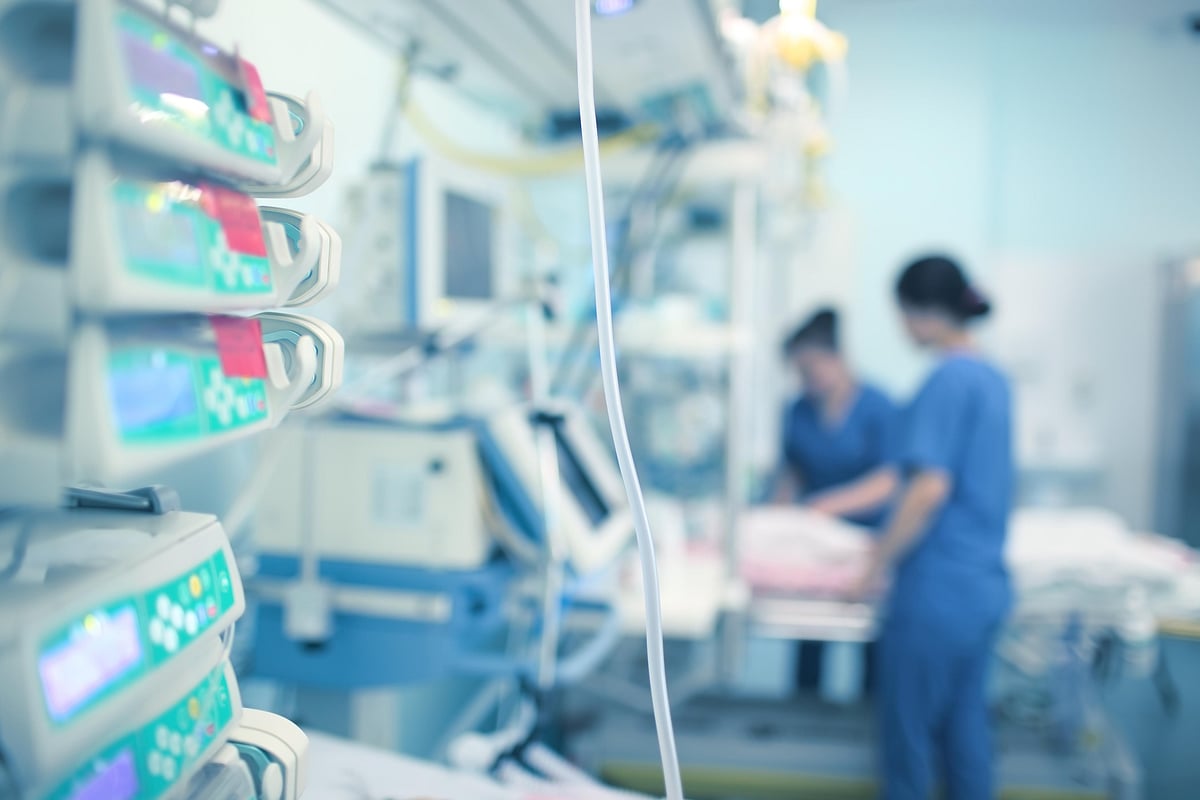 Sepsis: What It Is, Causes, Symptoms, Stages, Treatment & Life Expectancy