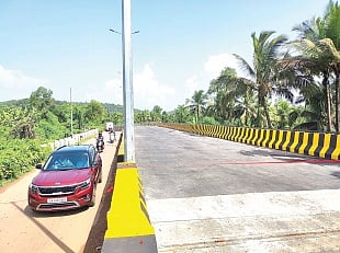 One lane of four-lane Oddar-Curchorem bridge thrown open for traffic