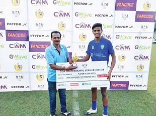 Sesa FA walk past Vasco SC