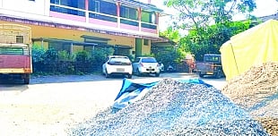 Bus operators oppose parking of pvt vehicles at Dabhal bus stand