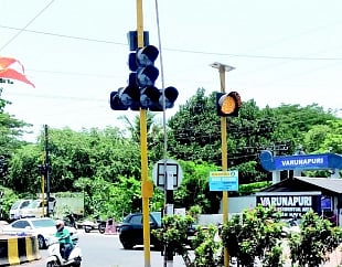 Traffic signals installed at Varunapuri junction