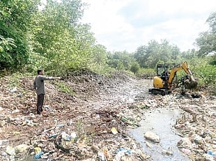 Choked nullah desilted at Durbhat