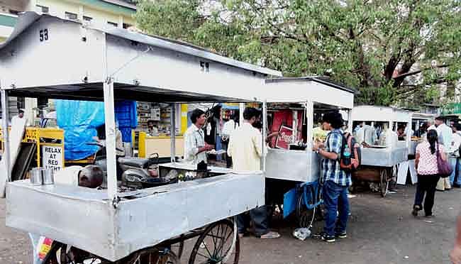 Omlette Pav gaddas too quit early like all other food joints.