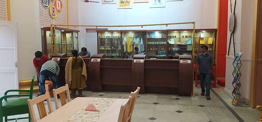 Siuli, the Parcel Cafe In Kolkata: India's First Post-Office Cafe ...