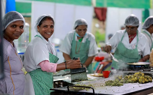 Kerala's Kudumbashree Shatters Records: 7,027 Women Unite For A Grand ...