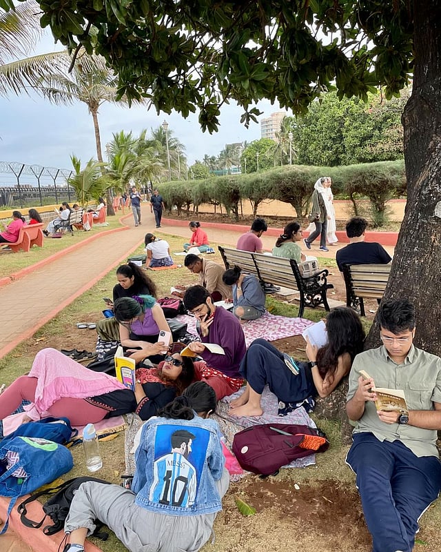How A Reading Society In Bandra Has Evolved Into An Inclusive Communal ...