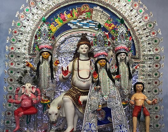Bonedi Bari-r Pujo: Experience The Gilded Allure Of The Durga Pujas Of ...