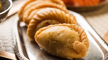 Festive Bites: Popular Diwali Snacks From Different Indian States ...